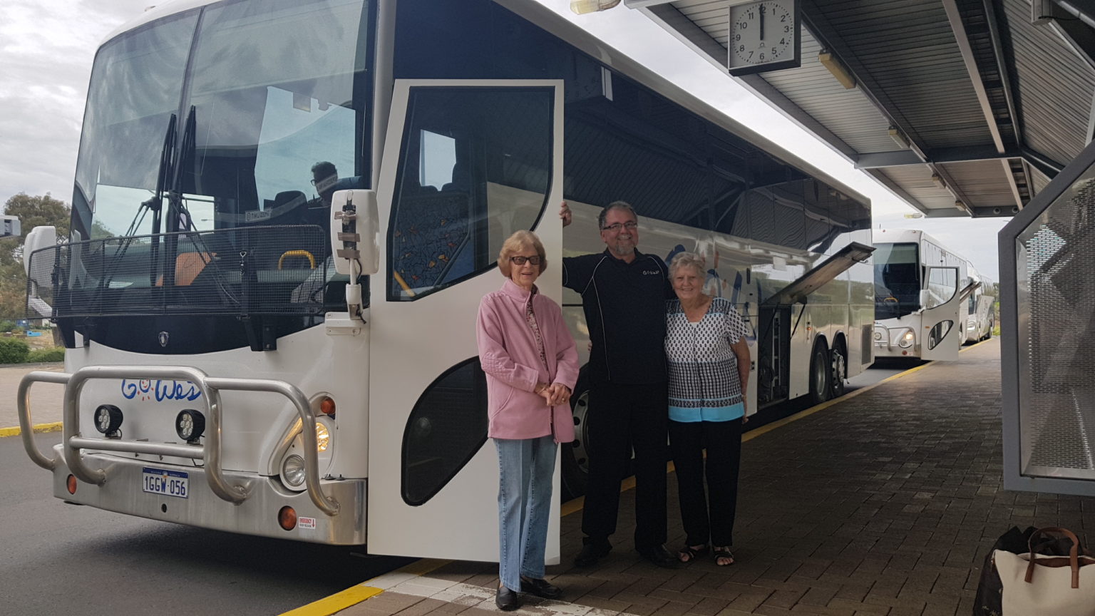 Go West transfers Australind train passengers - Go West Tours